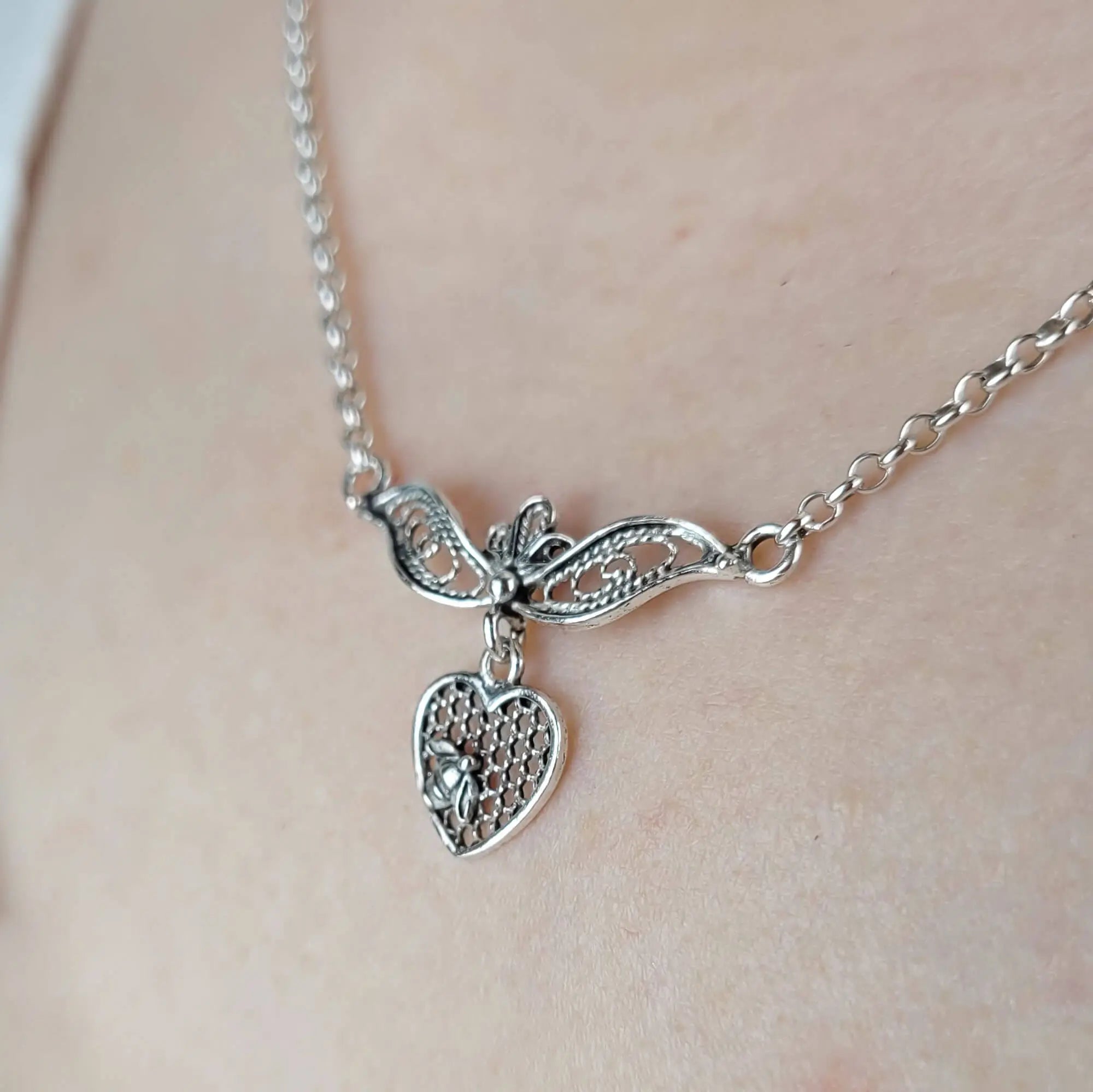 Filigree Art Bee On The Heart Women Silver Choker– Filigranist Jewelry
